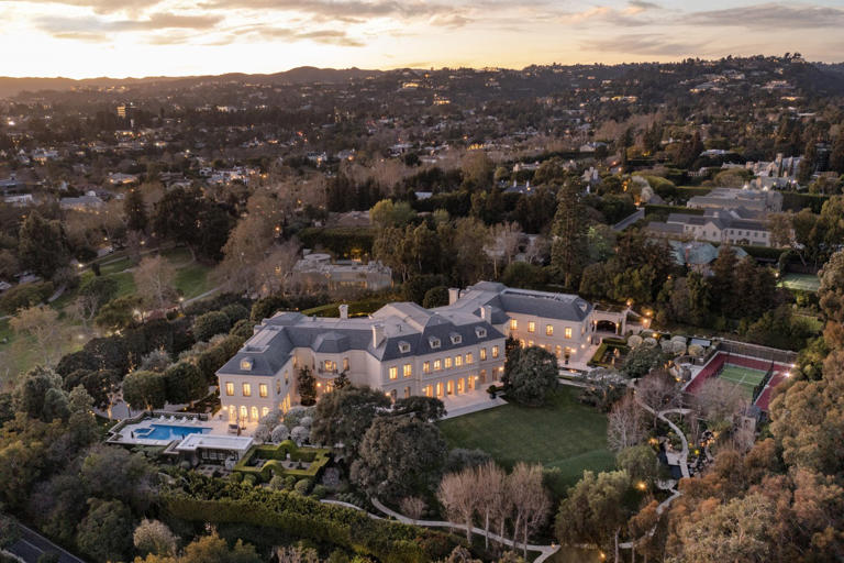 The housing market is slumping—but sales over $10 million are skyrocketing