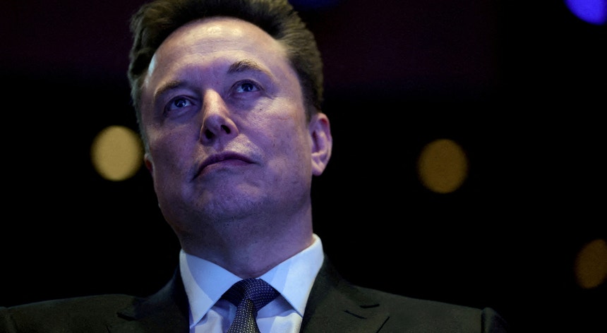 Maior produto de todos os tempos. Musk aposta em robôs e Tesla abandona ...