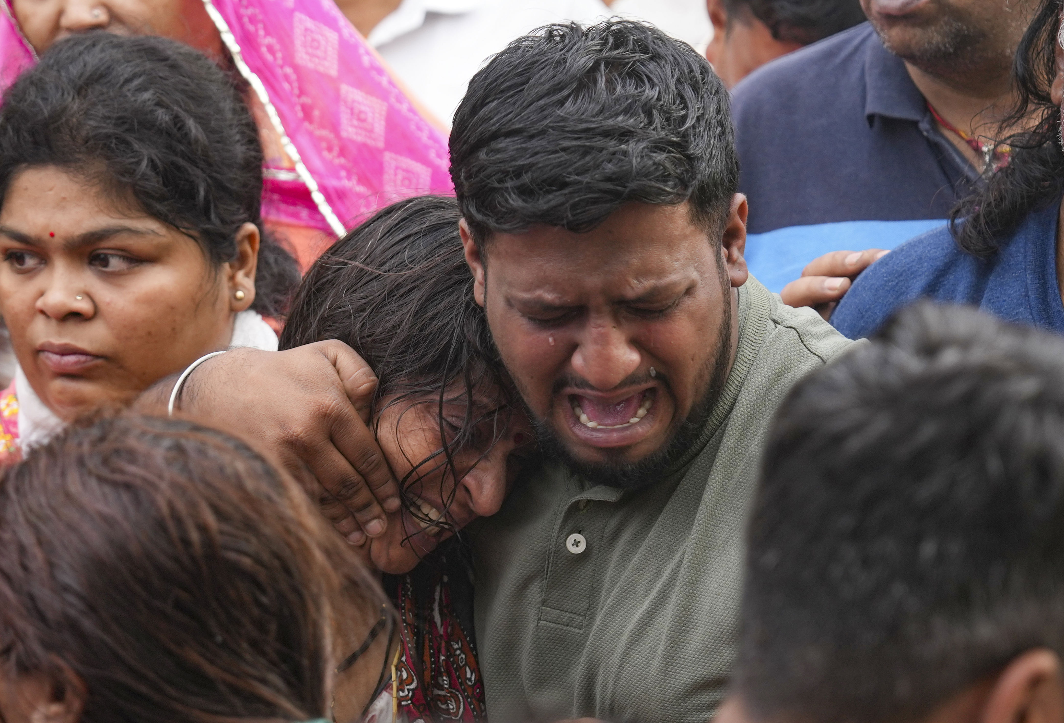 Inconsolable family, friends bid farewell to flight attendant Pinky Mali