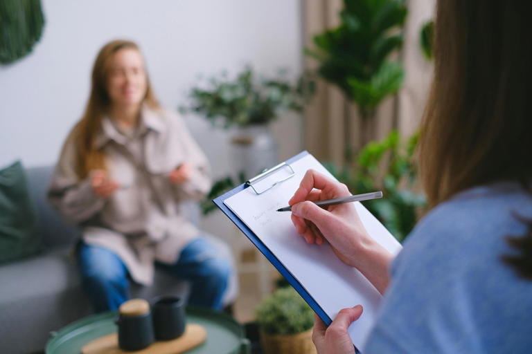 Students trust AI and parents on career advice more than school ...