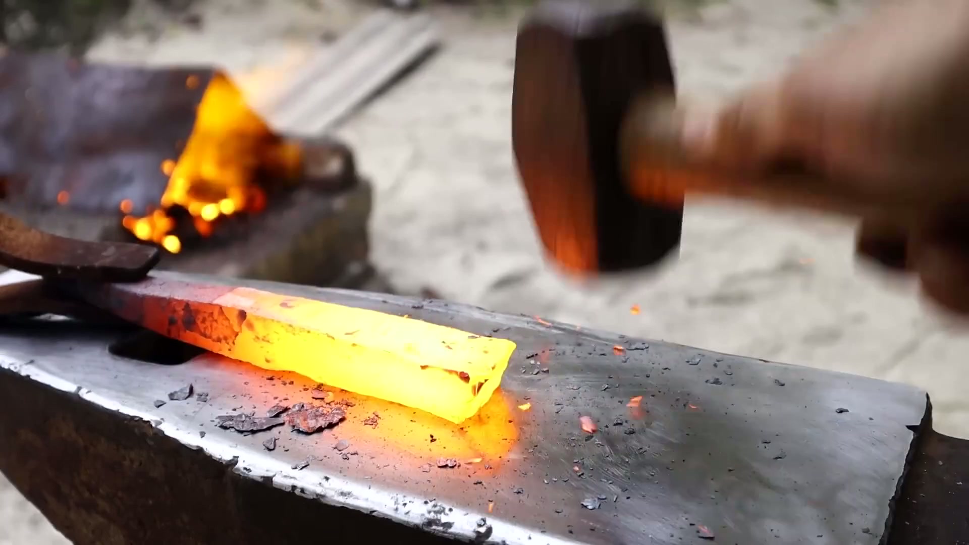 Forging o tanto out of rusty iron pickaxe