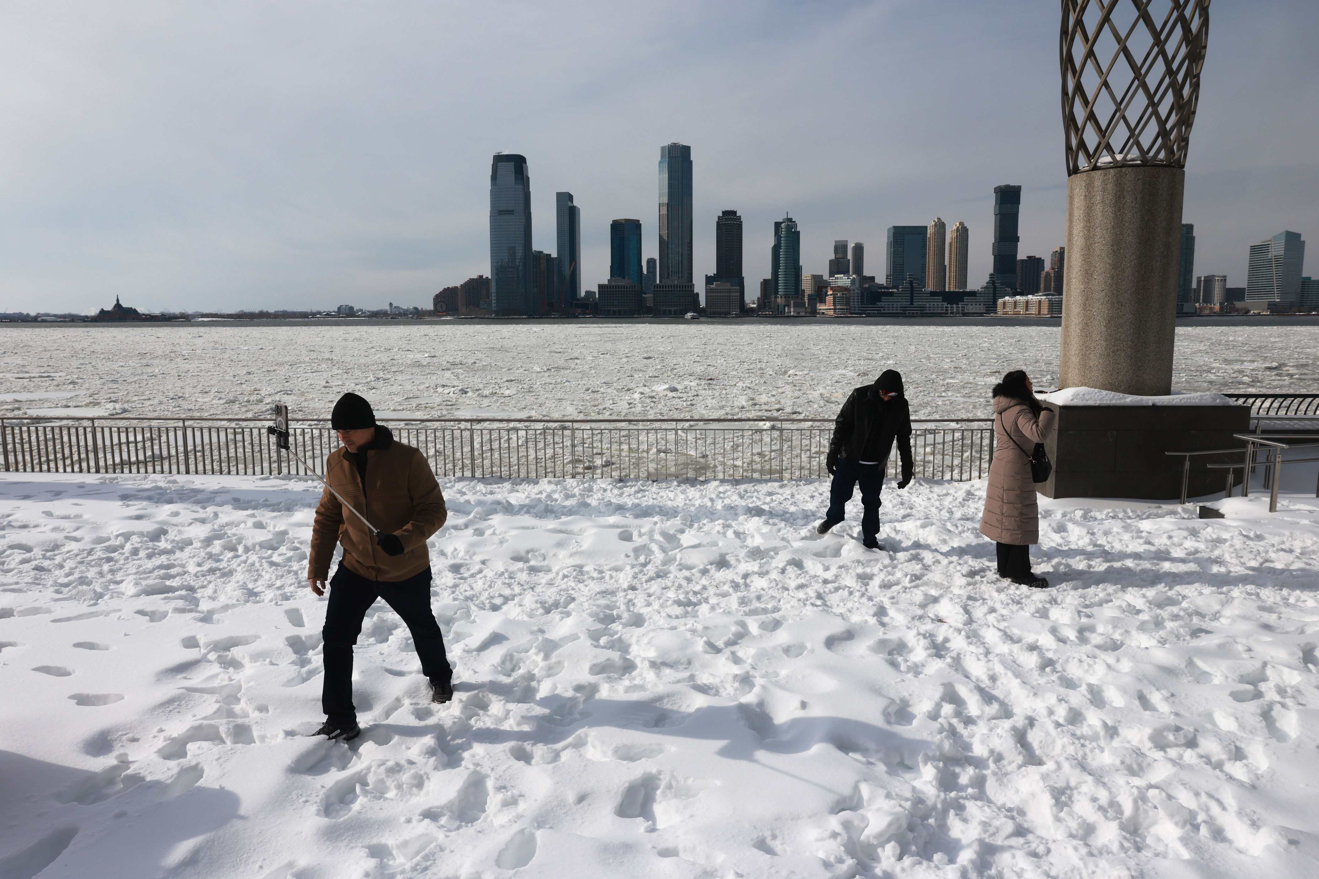 A nor’easter will bring snow and flooding. What to expect in your area.