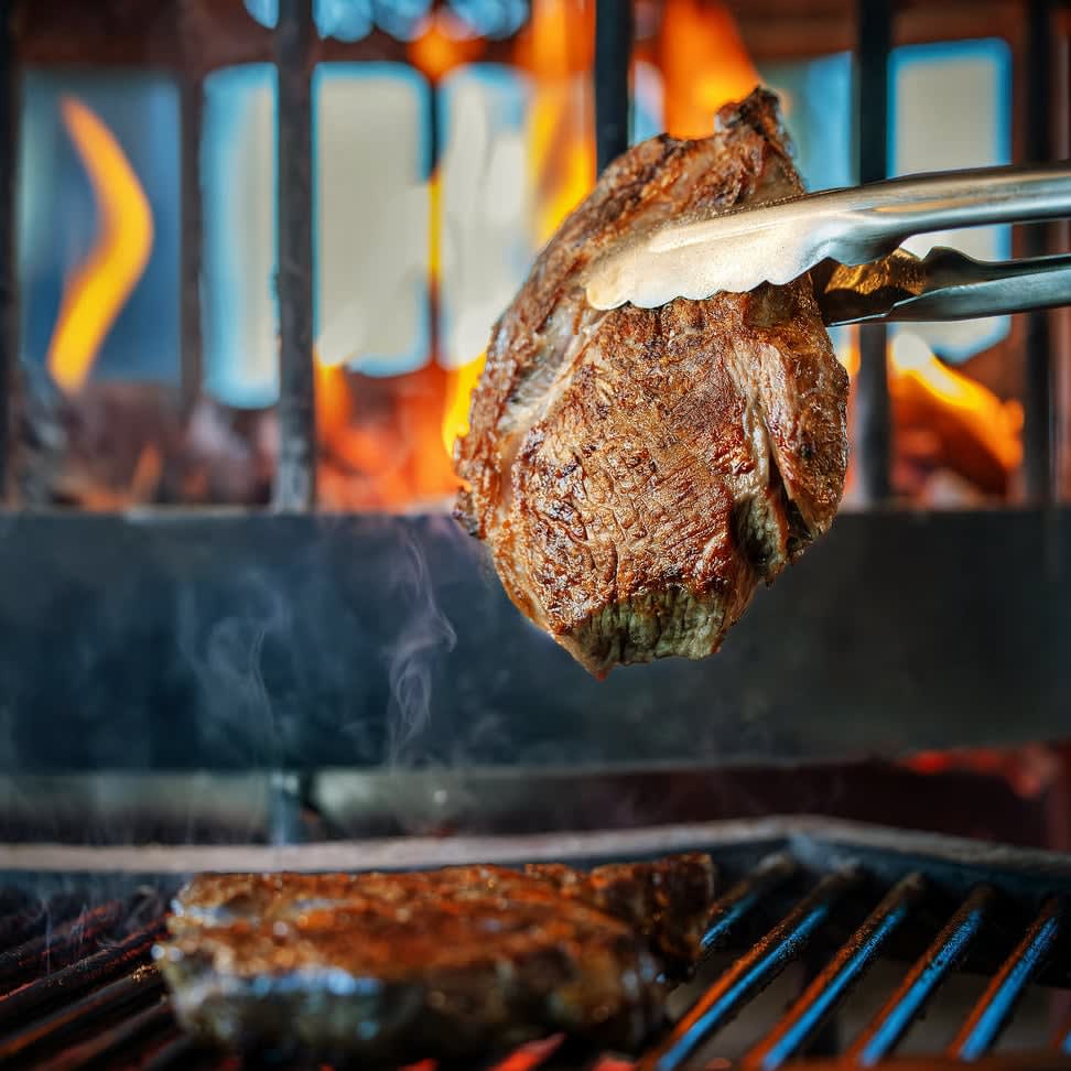 How two highly anticipated DC steak spots stack up