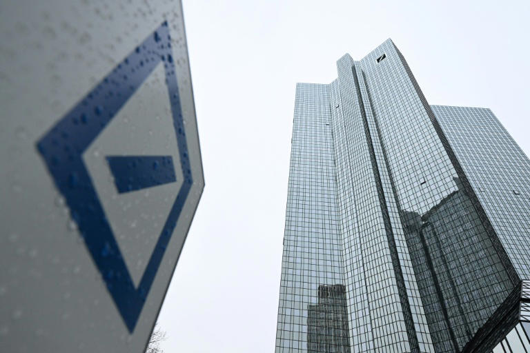Money laundering probe overshadows Deutsche Bank's record profits