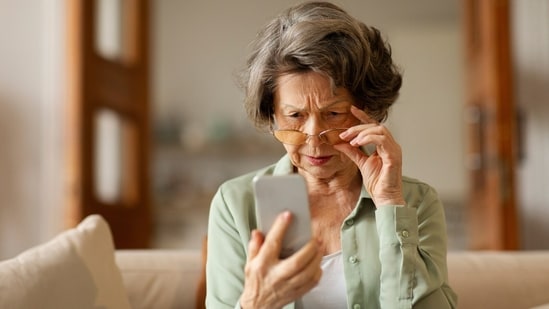 Too much screen time may be silently harming your eye health ...