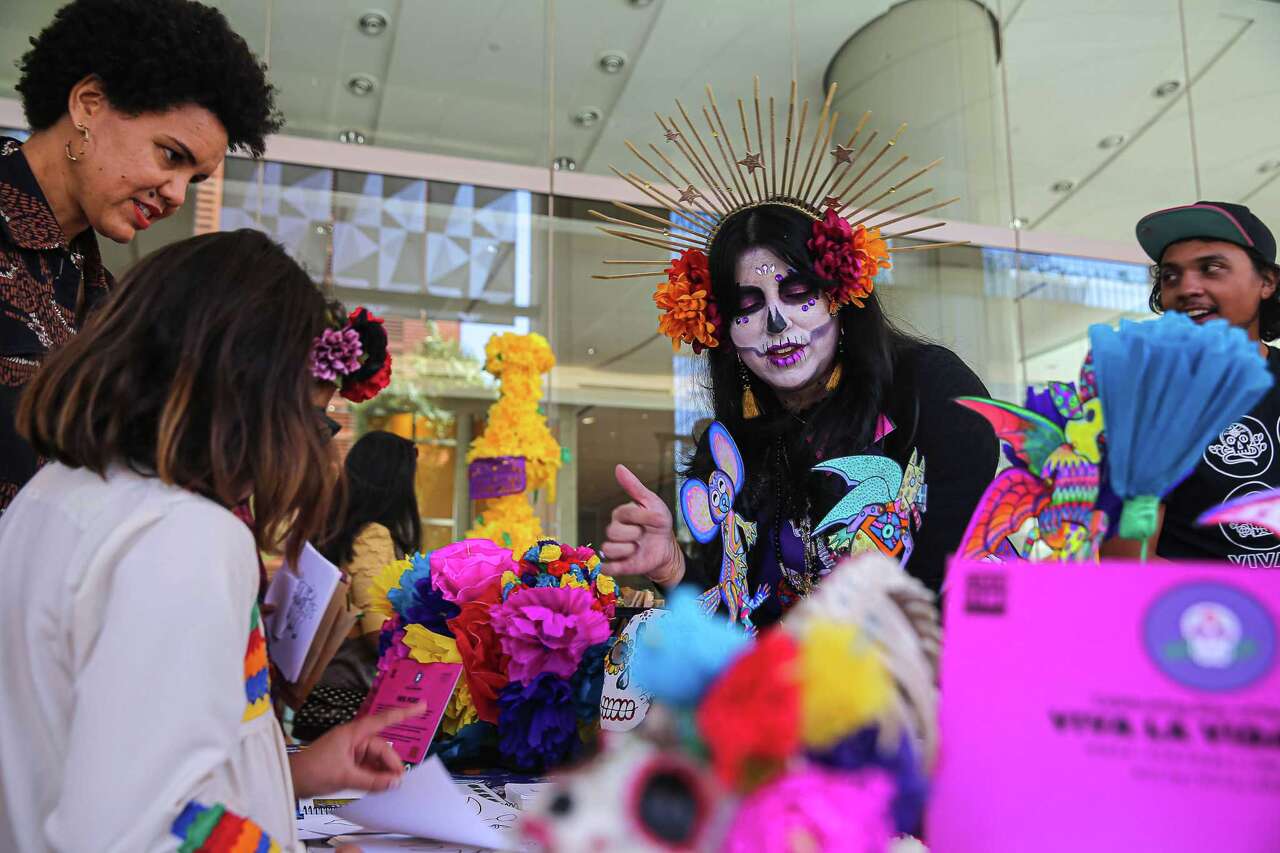 Artists honor influential musicians in Mexic-Arte's Mix 'n' Mash ...