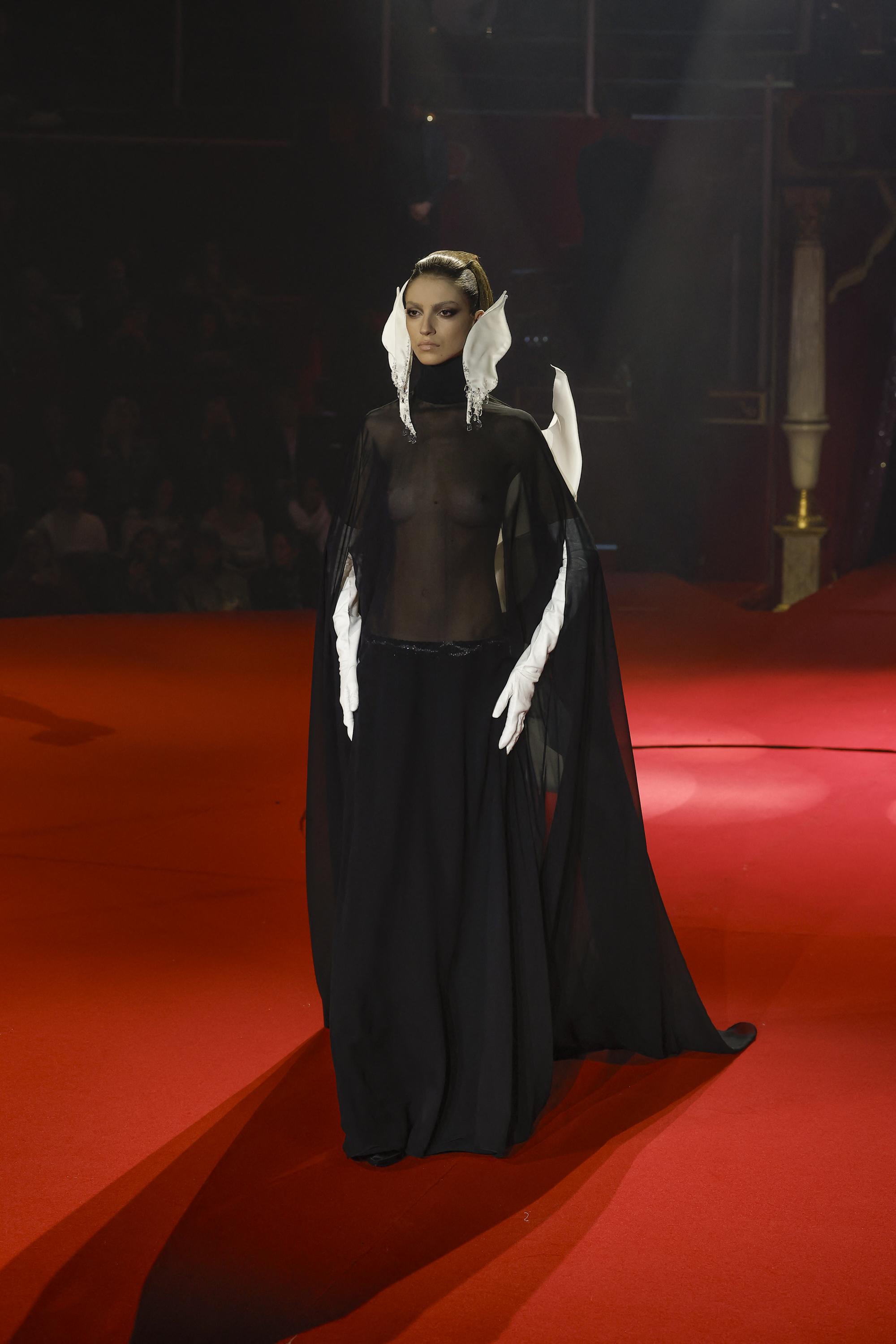 FASHION WEEK COUTURE - Stéphane Rolland fait son cirque