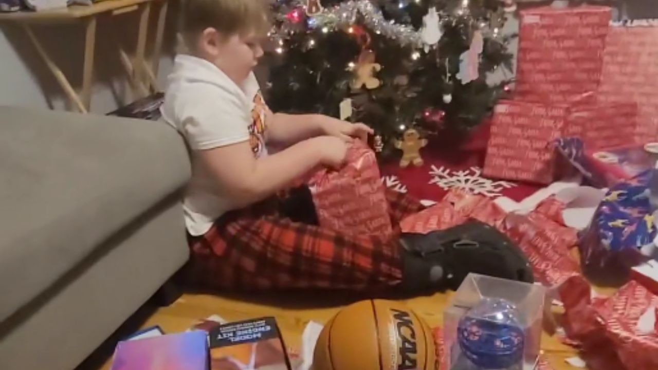 Touching moment as boy gets the Oculus he had been wishing for over two ...