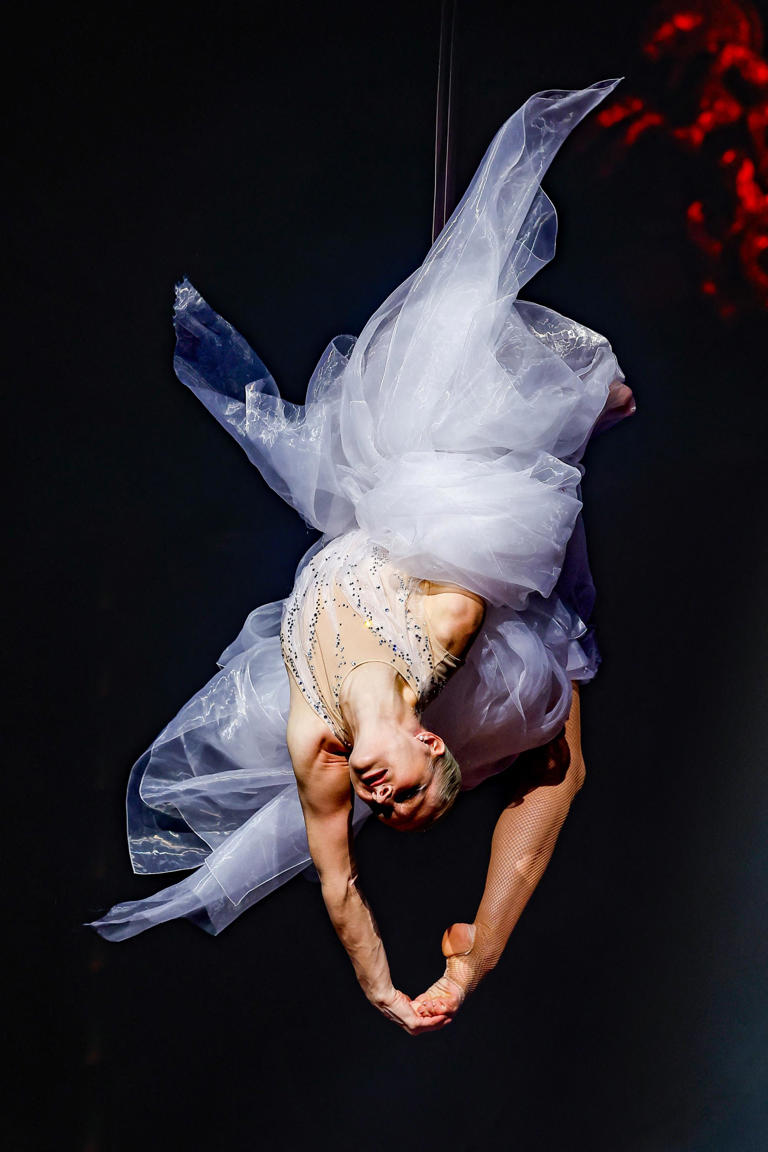 FASHION WEEK COUTURE - Stéphane Rolland fait son cirque