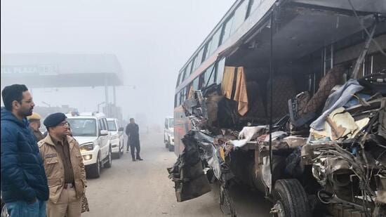 Rajasthan: 4 killed, 5 injured as sleeper bus hits parked trailer in ...