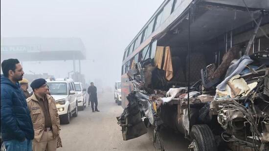 Rajasthan: 4 killed, 5 injured as sleeper bus hits parked trailer in ...