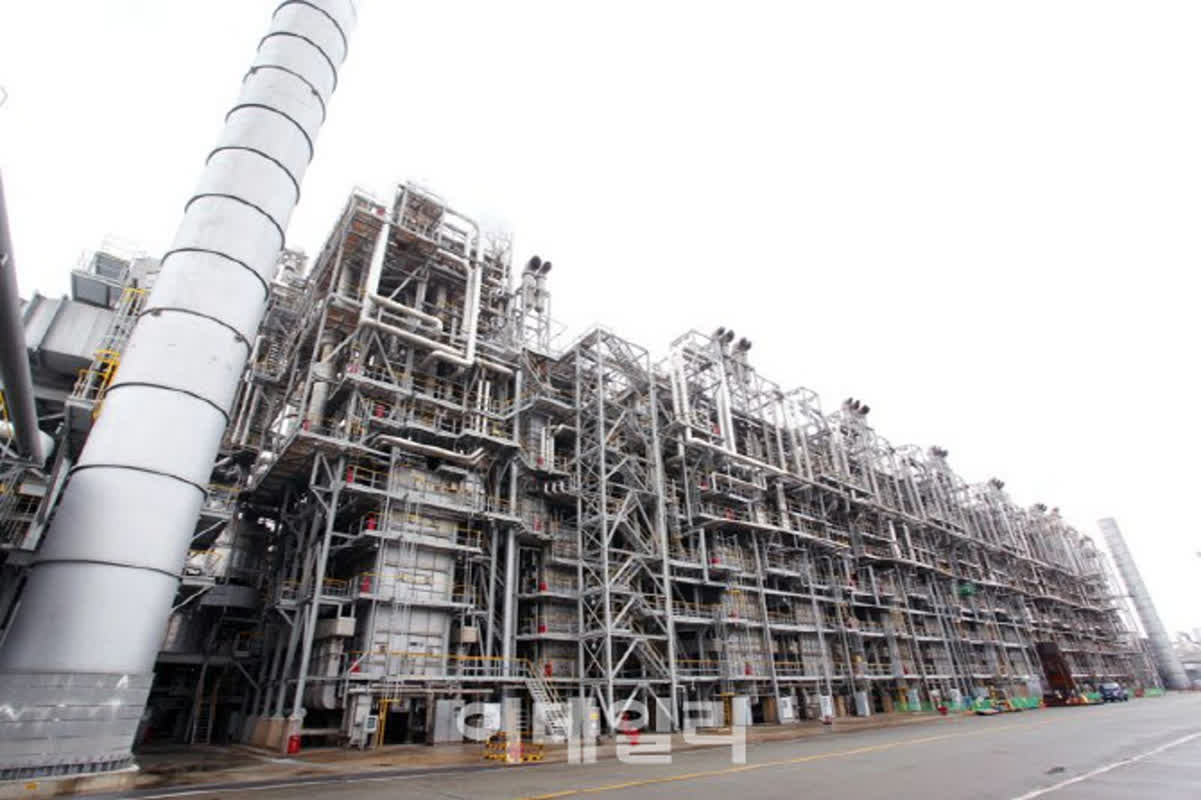 LG화학, 작년 영업익 1조1809억… "흑자 현금흐름 유지"(상보)