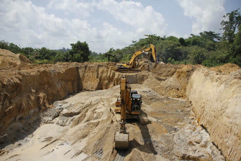 Ghana moves to rewrite mining laws for bigger share of gold revenues