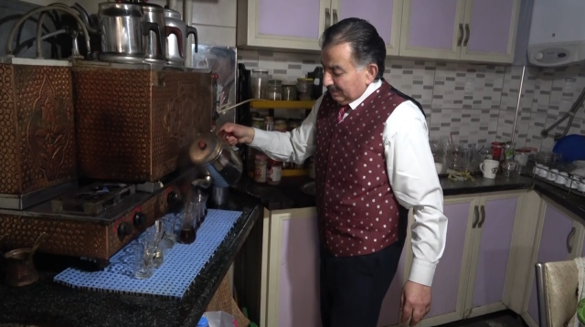 Bu çay ocağına giren stresini dışarıda bırakıyor
