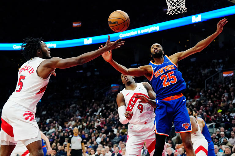 NBA: Knicks rally past Raptors for 4th straight win
