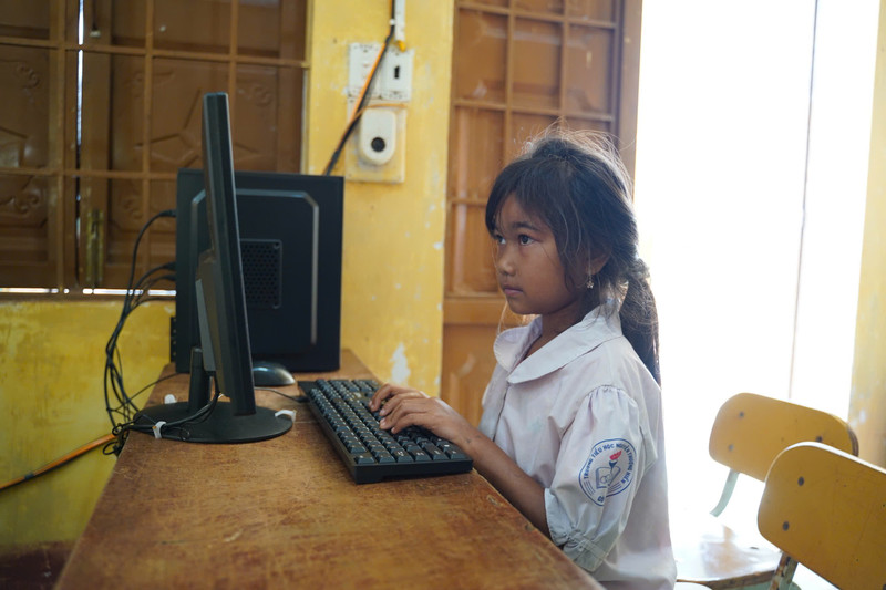 Mô hình 'bệ phóng tin học' tiếp sức ước mơ cho học sinh nơi đại ngàn
