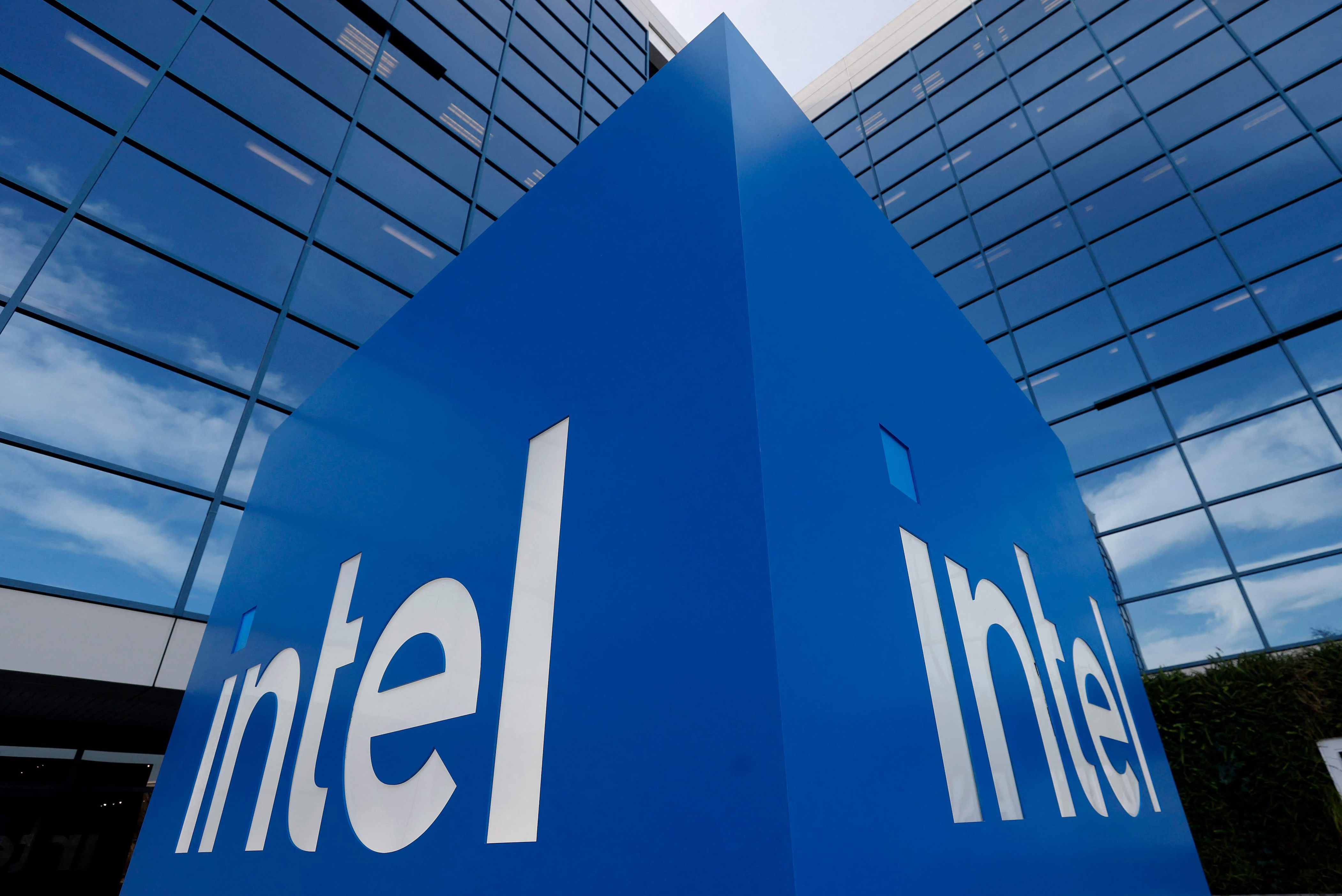 Intel secures TSMC overflow orders, challenging Samsung Foundry