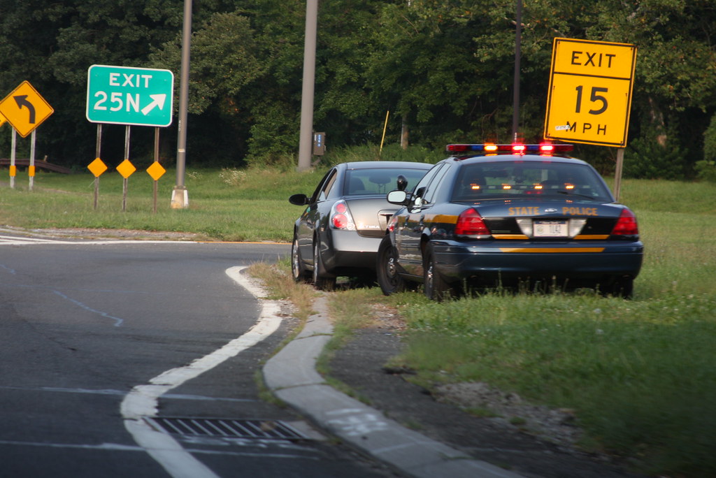5 signs a traffic stop is about to escalate