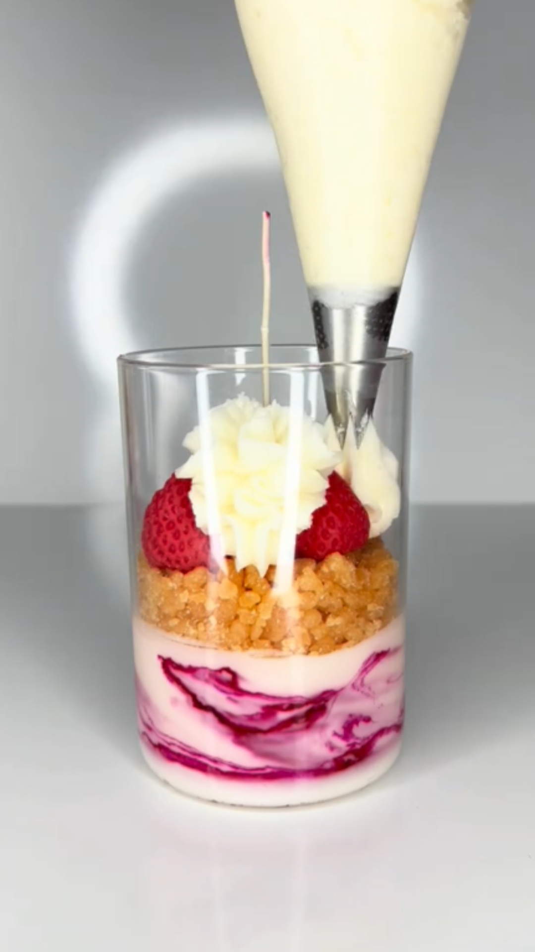 Strawberry shortcake candles: Dessert scents done right