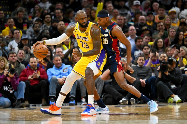 NBA : LeBron James en larmes pour un possible adieu à Cleveland ...