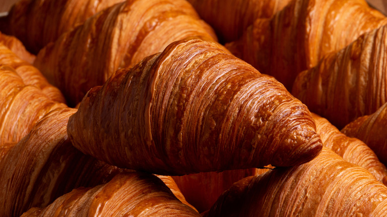 This San Francisco bakery draws long lines for the city's best croissants