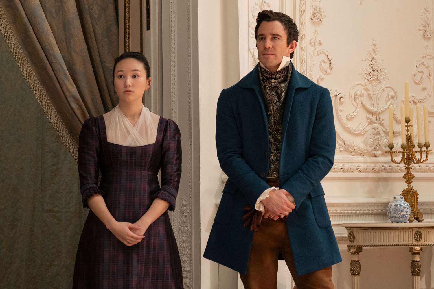 'Bridgerton's Luke Thompson says Benedict's tendency to 'love bomb' is ...