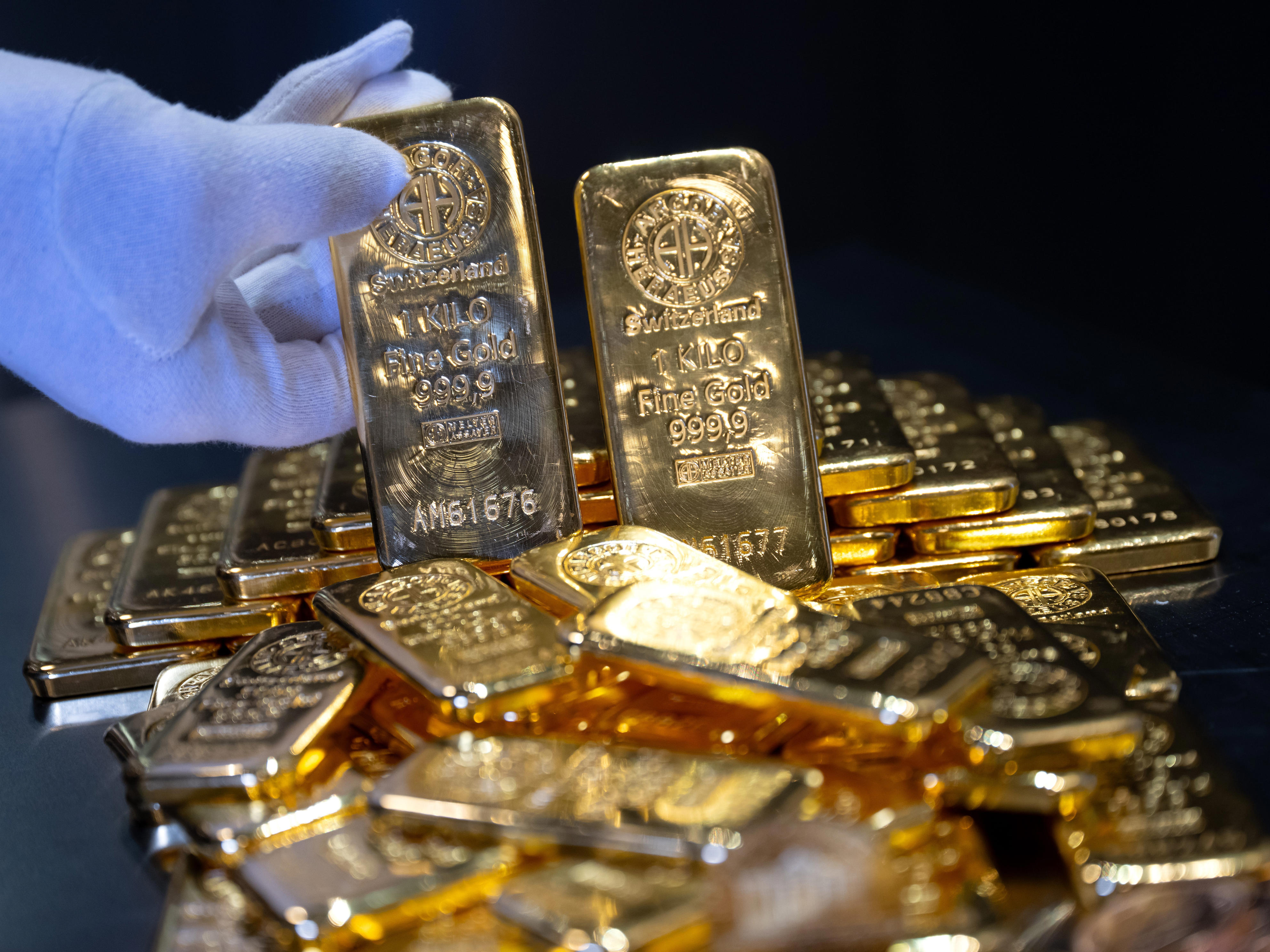 Gold's big rally has sparked a bearish stock-market signal that hasn't ...