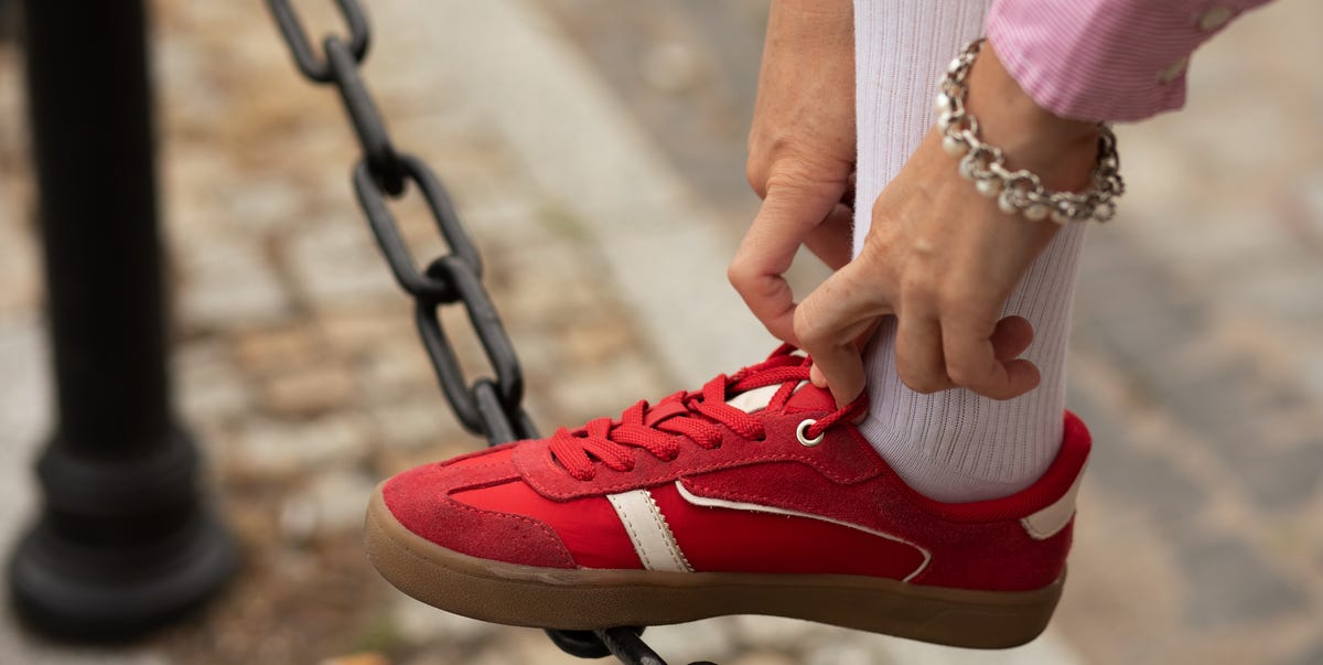 How long should it take to walk 10,000 steps? Easy targets for every ...