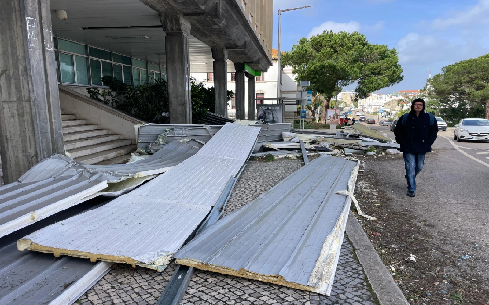 Portugal storm death toll climbs, 450,000 without power