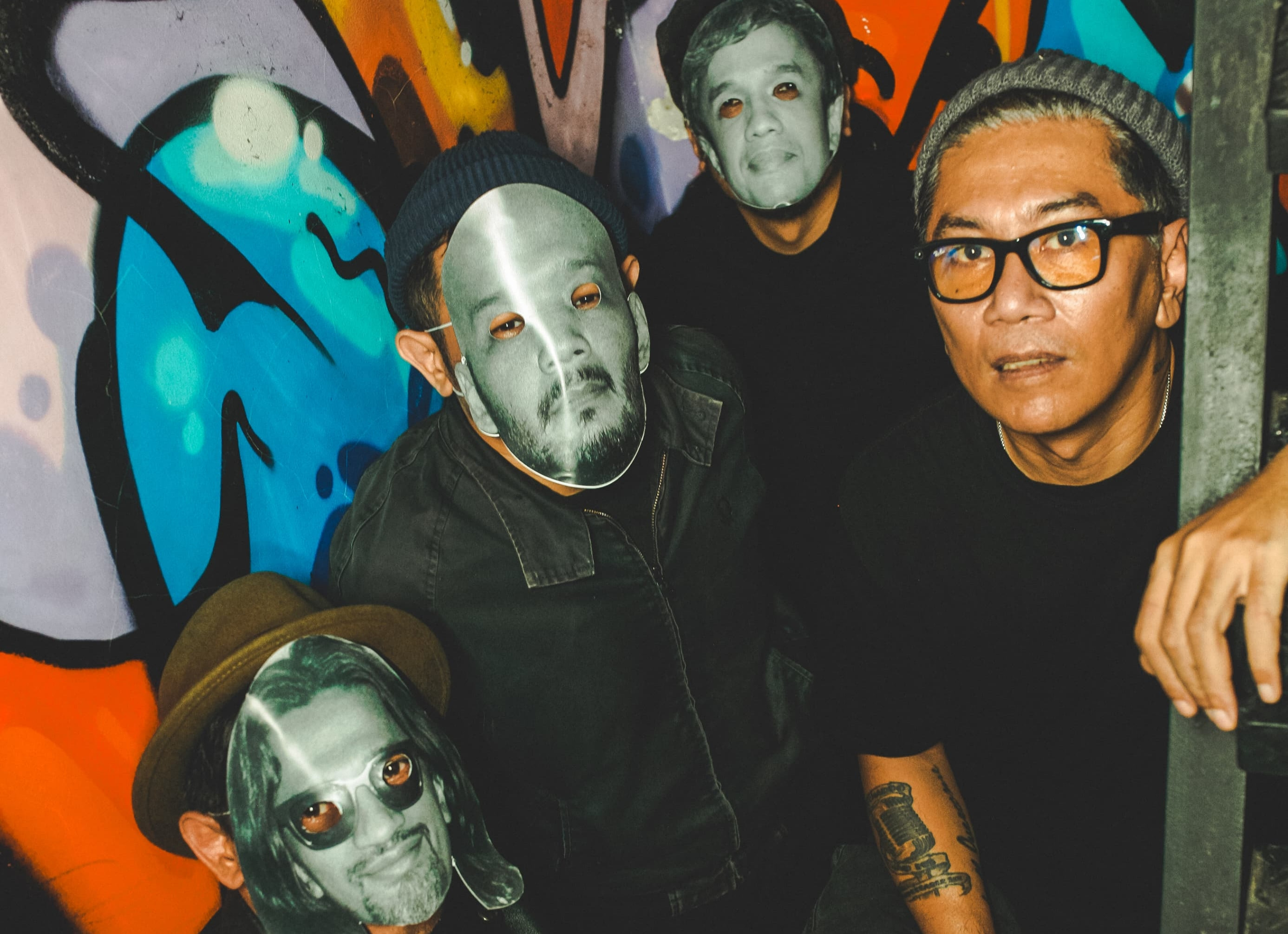 10 tahun sejak album terakhir, Zeke and the Popo kini lepas Ghost Circuit