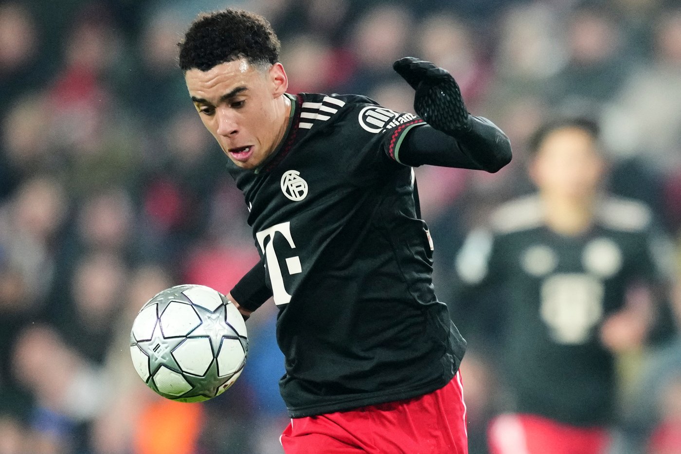 Invincible no more, Bayern aims to make amends against Hamburg in ...