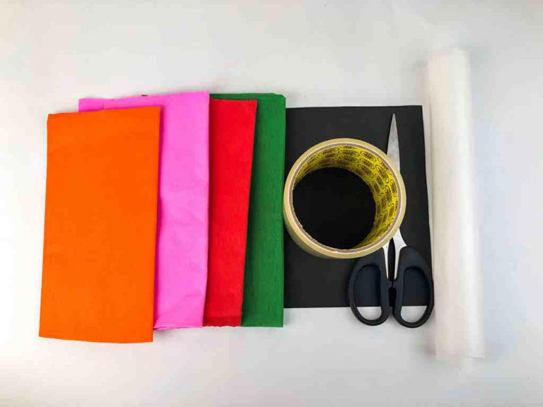 How to make a flower suncatcher craft for kids with template