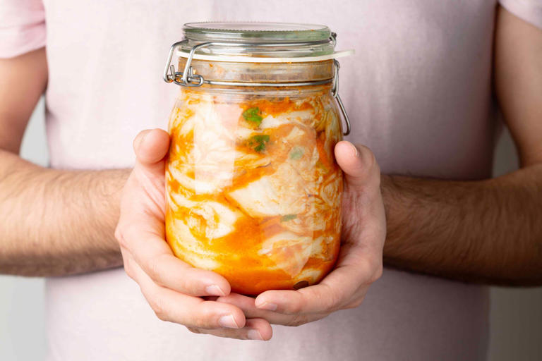 5 foods with more gut health benefits than kombucha