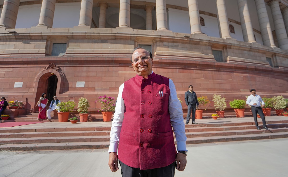 Delhi court acquits Lt Governor in defamation case filed by Medha Patkar