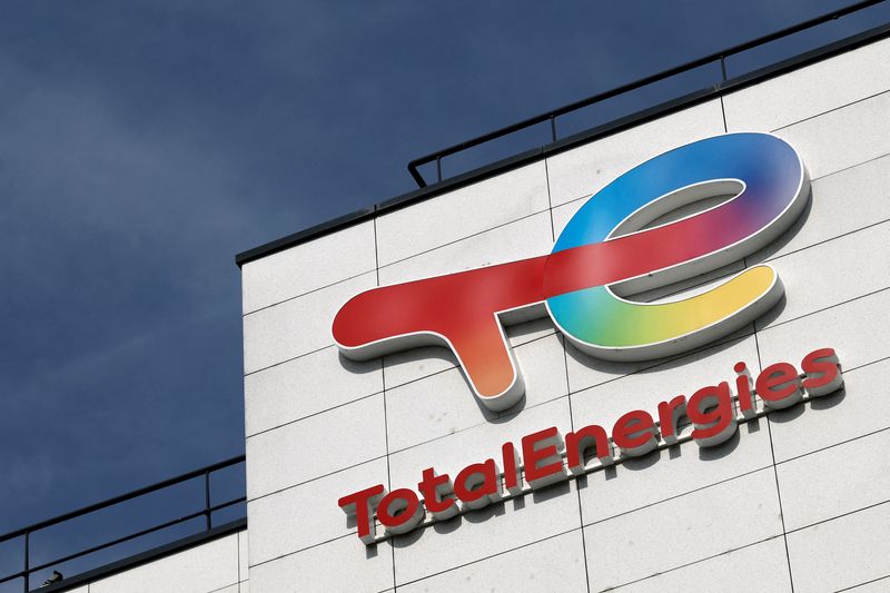 TotalEnergies annonce la reprise « complète » de son projet d'usine de ...