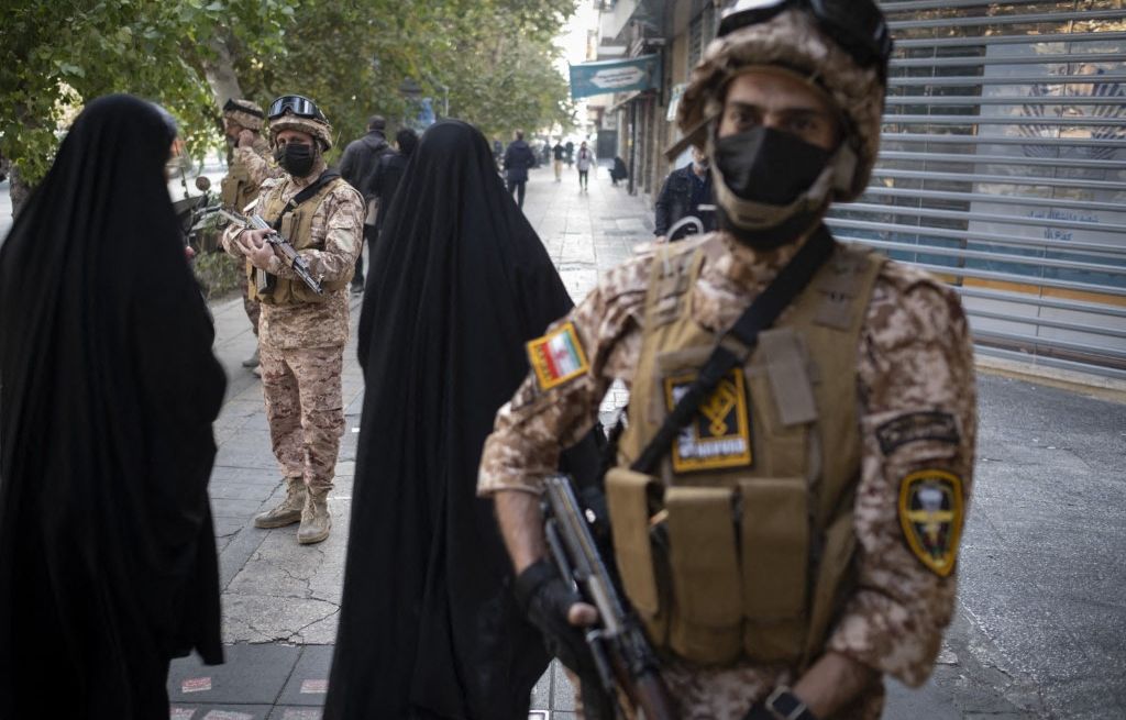Iran : « Les Gardiens de la révolution, c’est une sorte de mafia qui ...