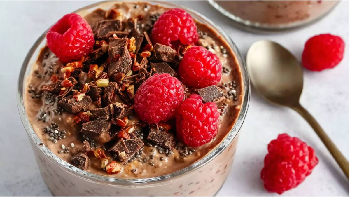 These chocolate raspberry overnight oats will wake up even the grumpy ...