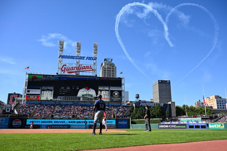 Watch live: Guardians set to depart for spring training