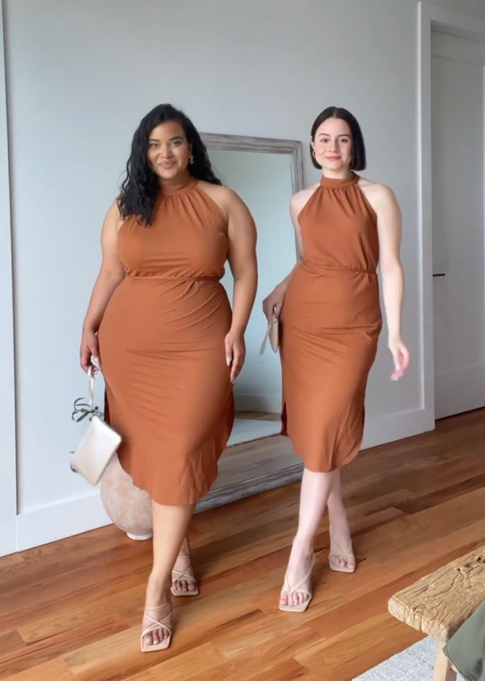 Two friends show how the same clothes look on their different bodies ...