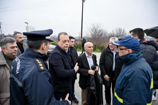 Επίσκεψη Φάμελλου στα Τρίκαλα: «Η κυβέρνηση θέλει να μπαζώσει την ...