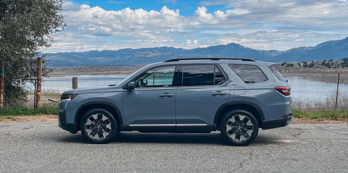 View exterior photos of the 2026 Honda Pilot