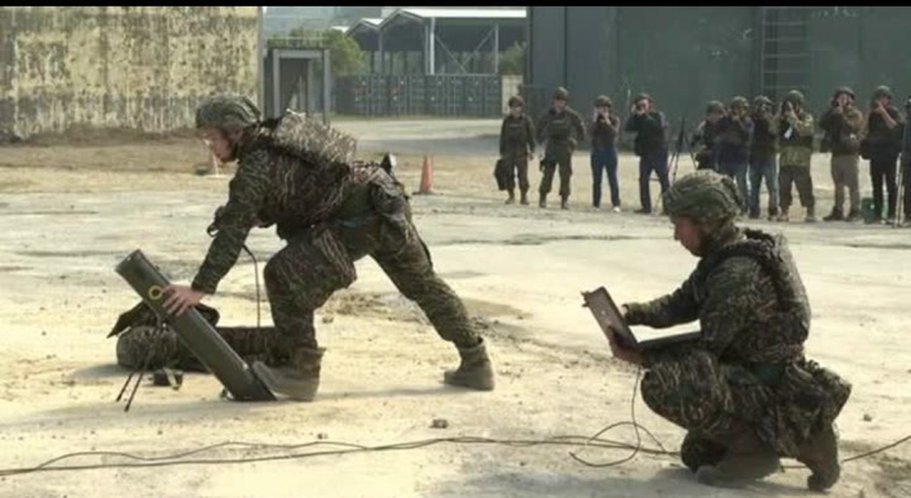 Taiwan, esercitazioni militari della Marina con missili e droni