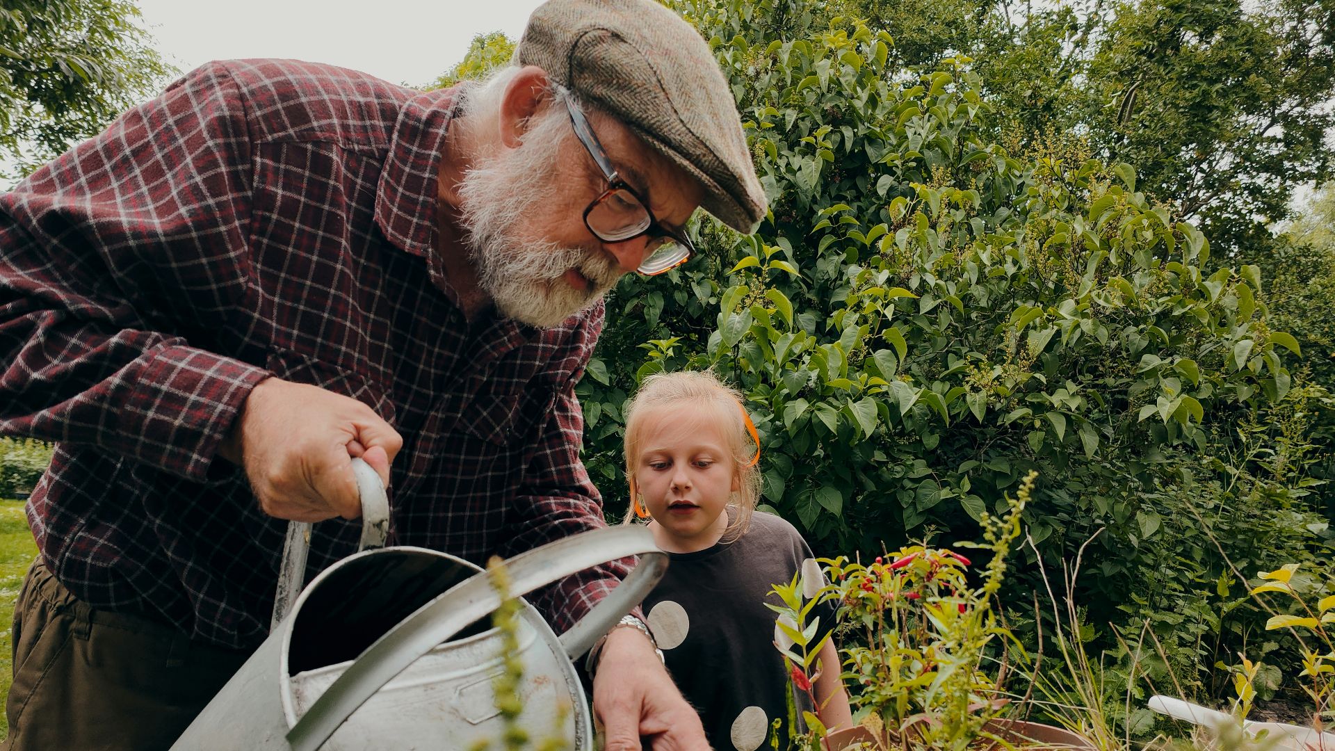 20 signs you’re a hands-on grandparent & 10 signs you might be too involved