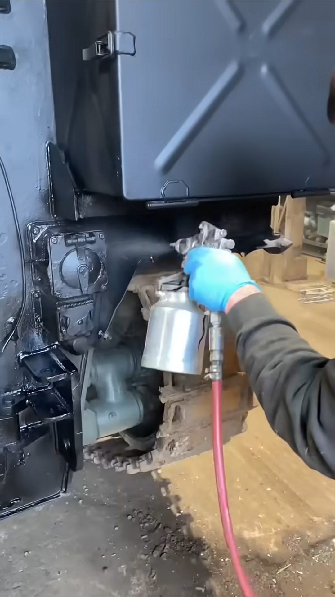 How we paint our tanks!