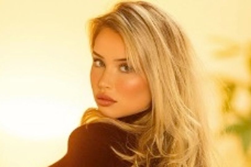 World's sexiest ice hockey star 'refuses to apologise' despite fan's ...