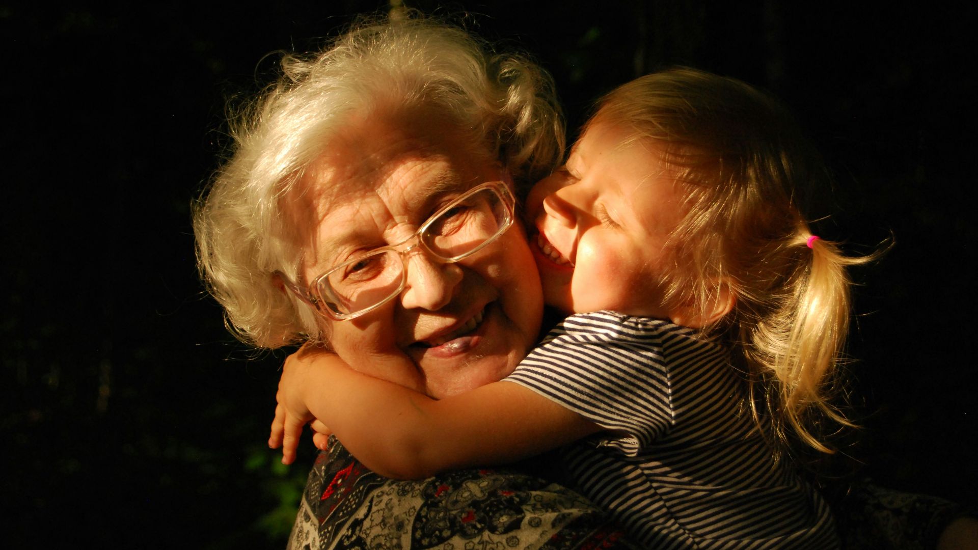 20 signs you’re a hands-on grandparent & 10 signs you might be too involved