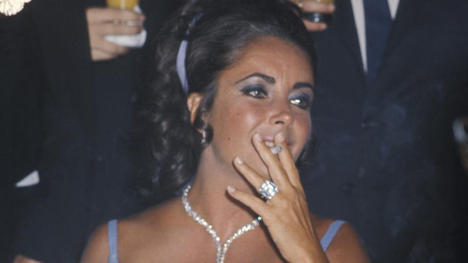 Margot Robbie wore Elizabeth Taylor's iconic Taj Mahal diamond to ...