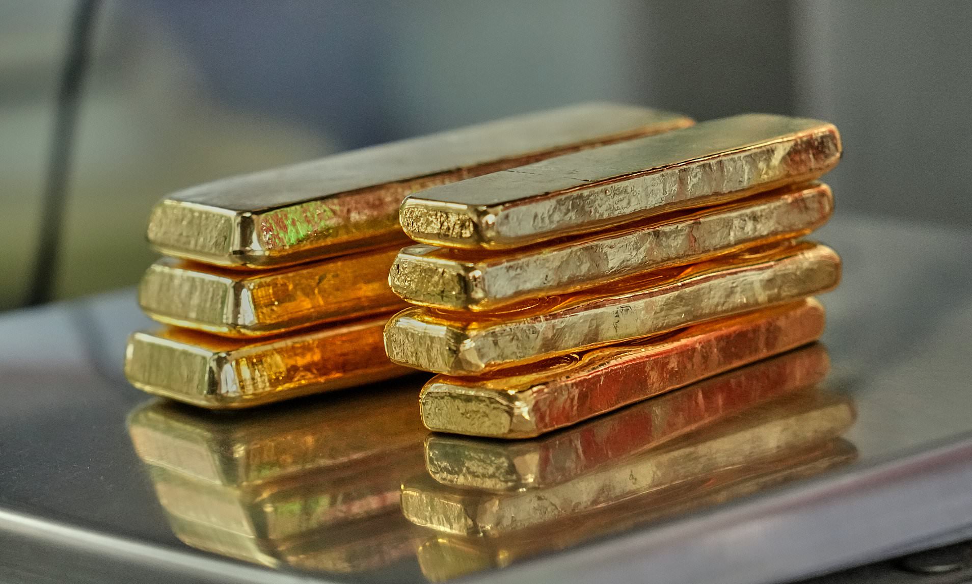 Gold boom propels FTSE miners - but 'metals madness' could signal hard ...