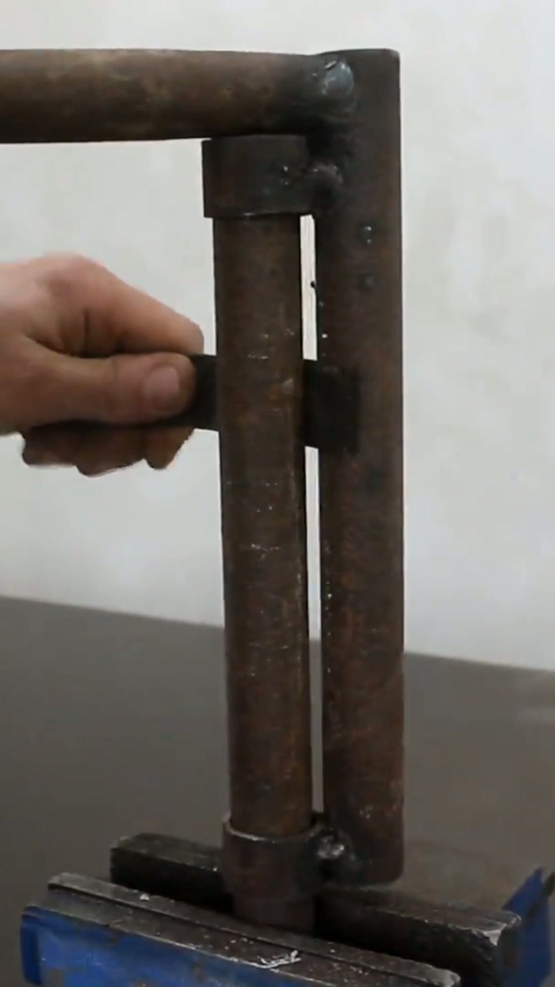 Awesome metal bender DIY