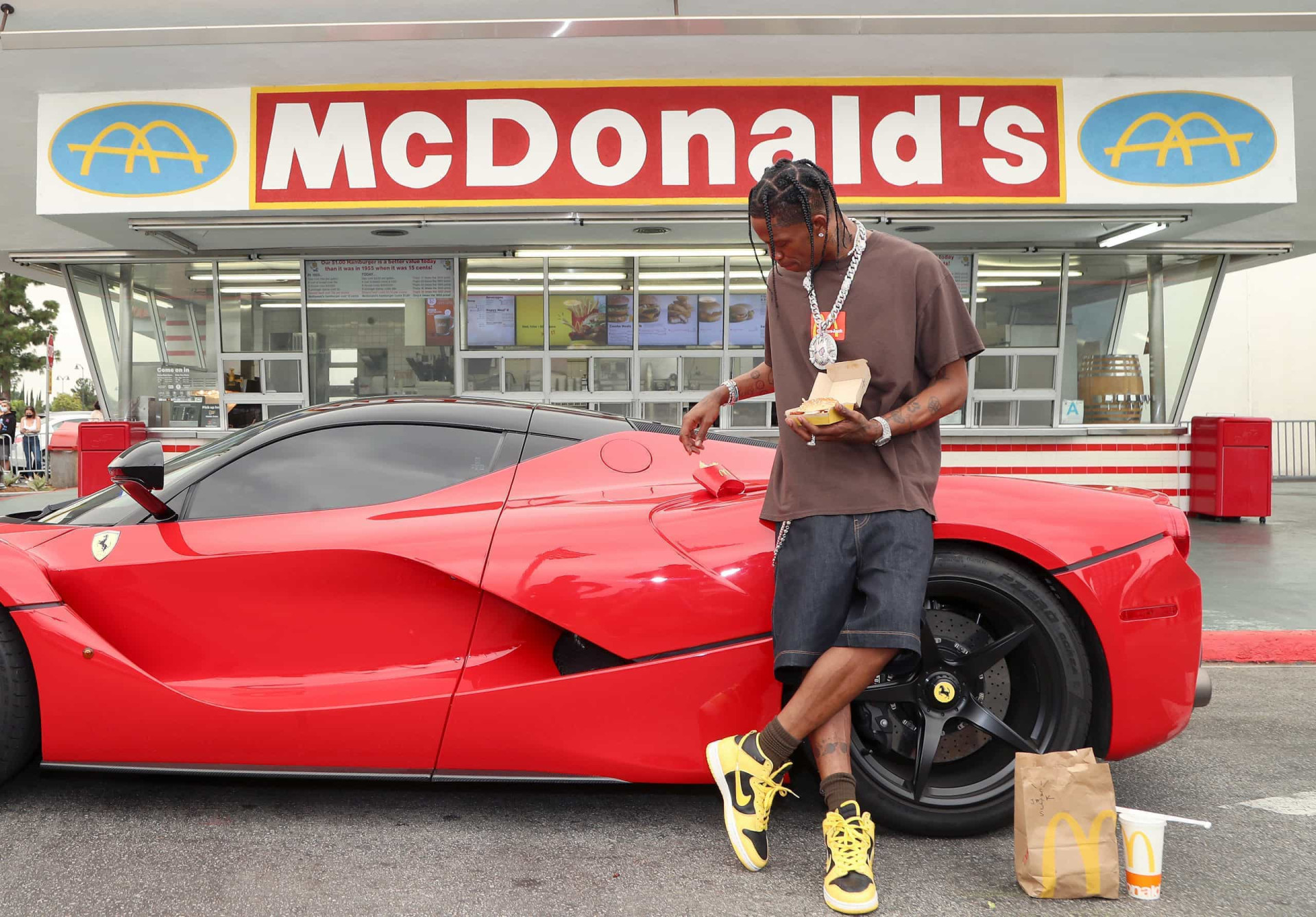 Fame da star: ecco le celebrità che adorano i fast food